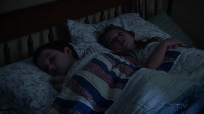 A Computer, a Plastic Pony, and a Case of Beer - Young Sheldon 1x12 ...