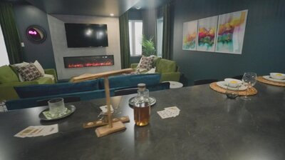 'Say Cheese!' - Renovation Resort 2x06 | TVmaze