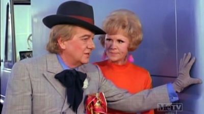 The Puzzles Are Coming (1) - Batman S02E31 | TVmaze