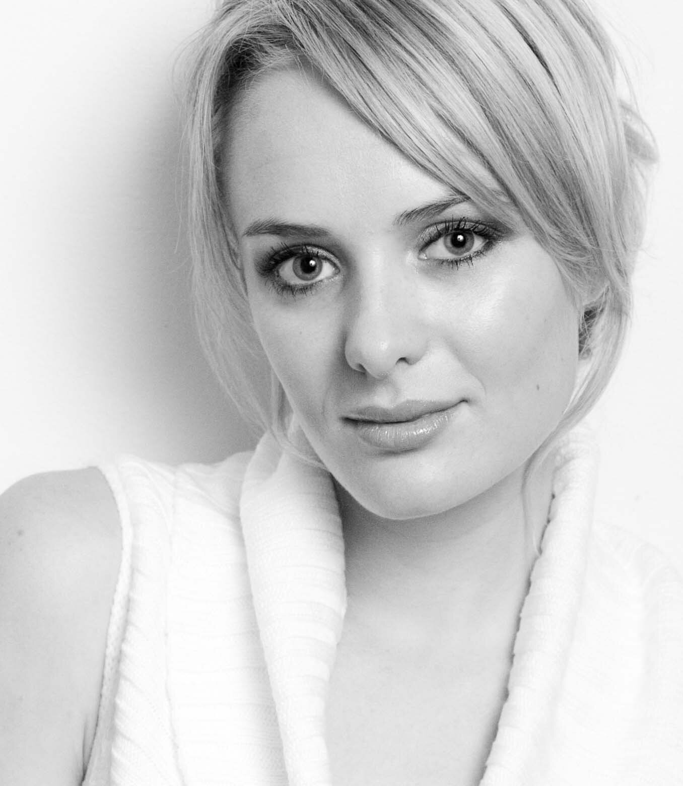 Emma Leonard Image #53693 | TVmaze